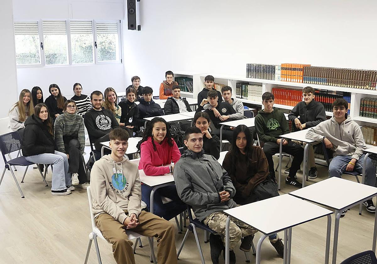 Los alumnos del instituto Caro Baroja presentan al Ayuntamiento de Getxo las ideas con las que ...